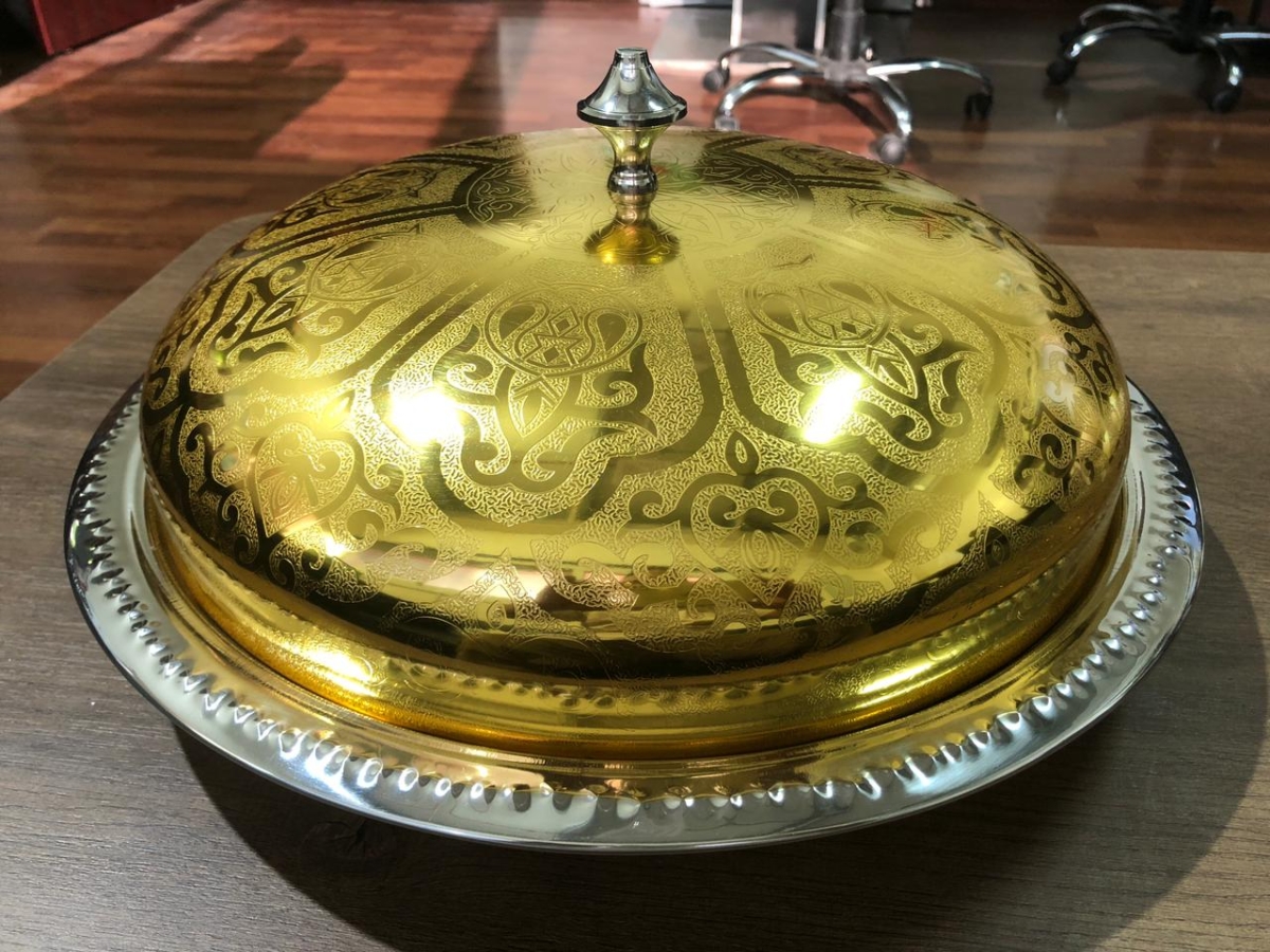 Doom tray with lid (Golden) - Creative Cater Event Rentals